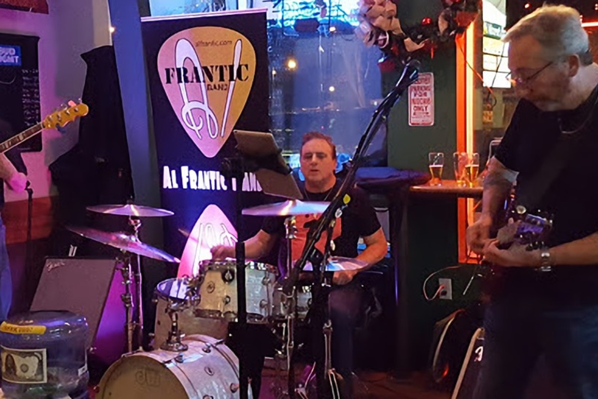 QUAYSIDE @ NITE WITH AL FRANTIC BAND