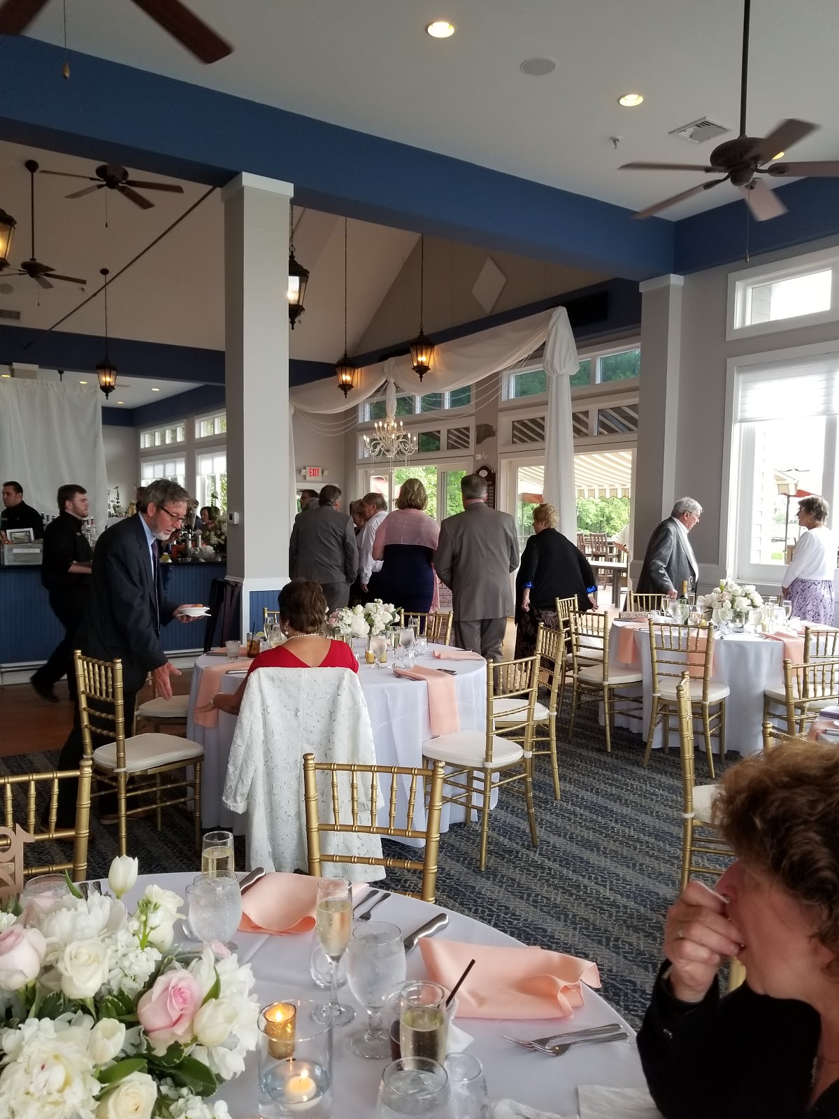 The Cove Bar and Grille